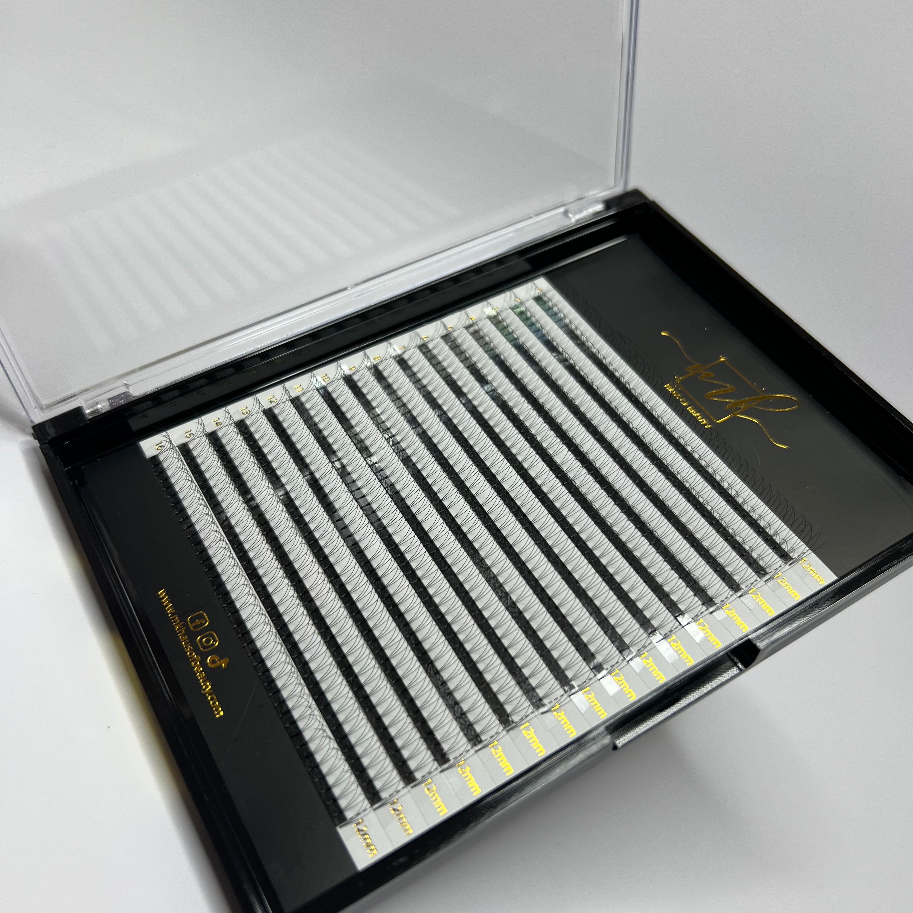 MK Drastic Black Short Stem Premade Fan 3D XL Trays – MK Haus Of Beauty